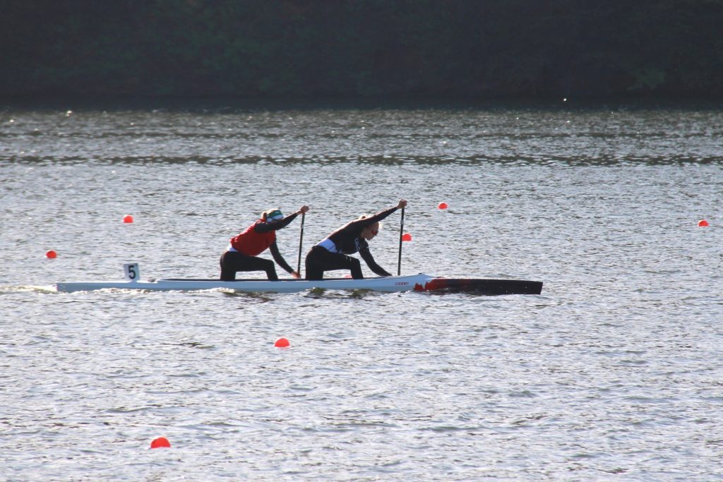 Kanadische Canadier Frauen paddeln Weltrekord - Kanu zum Frühstück