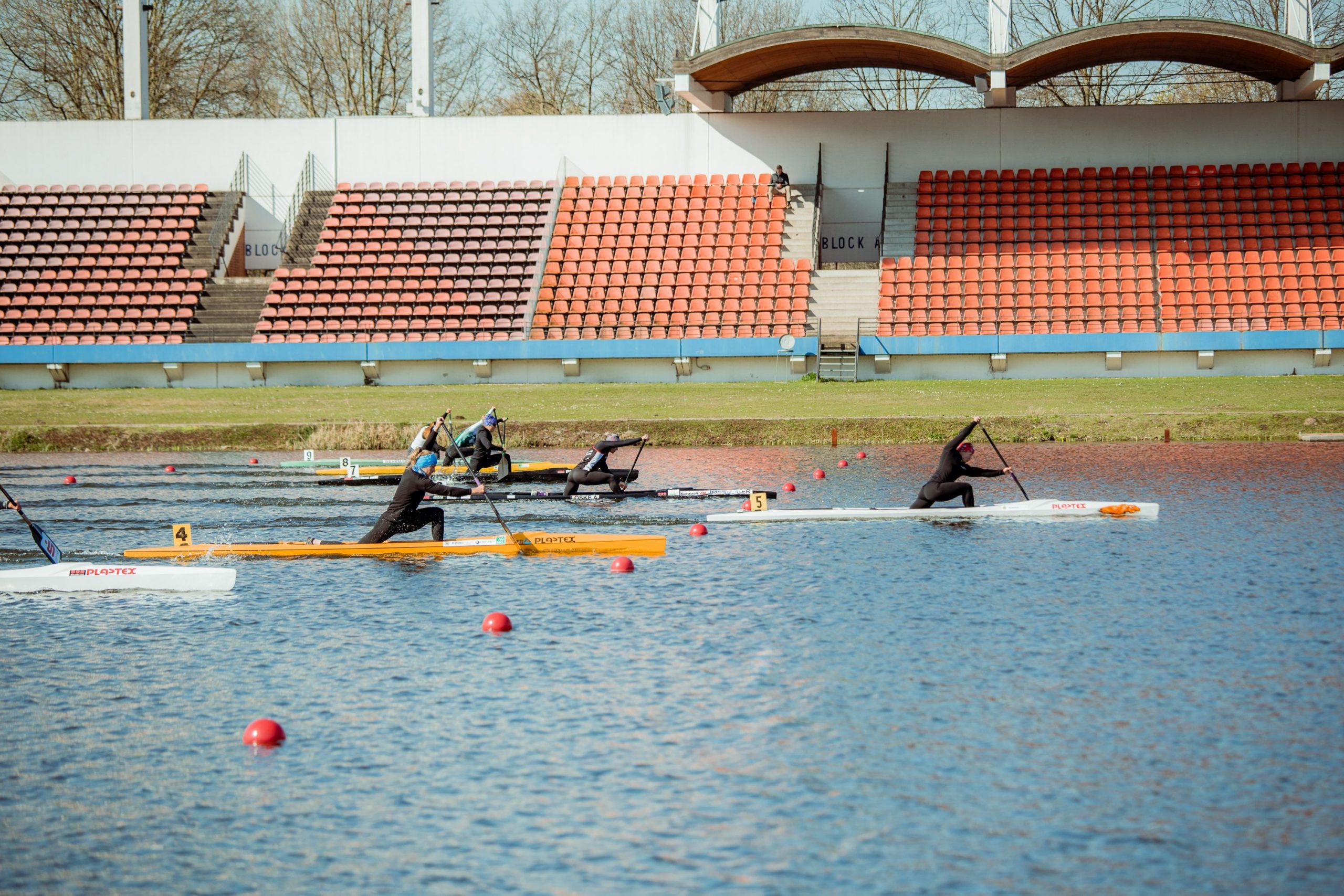 Die Mannschaft für den Kanu-Rennsport Weltcup in Szeged